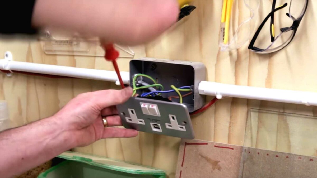 Workshop Electrical Layout 7 Workshop Layout Ideas | Workshop Layout,